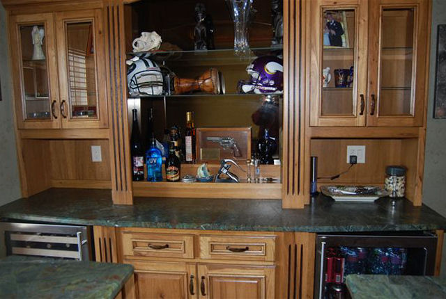 Bar in Basement Appleton | Custom Bar Fox Cities | Wet Bar Cabinet ...